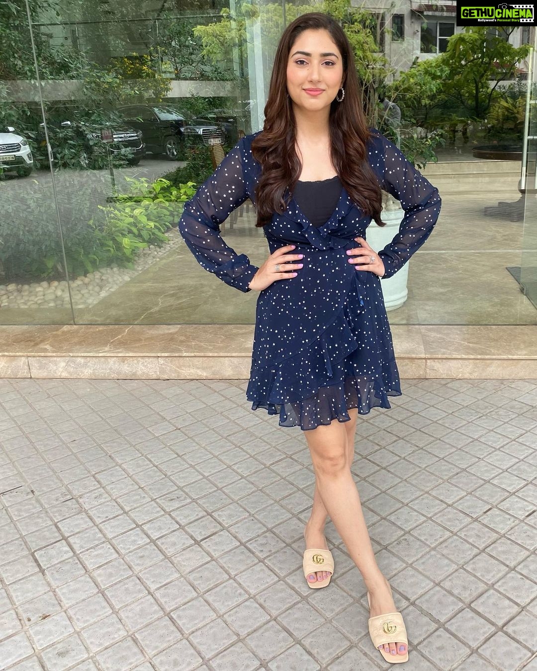 Actress Disha Parmar HD Instagram Photos and Wallpapers September 2022 ...