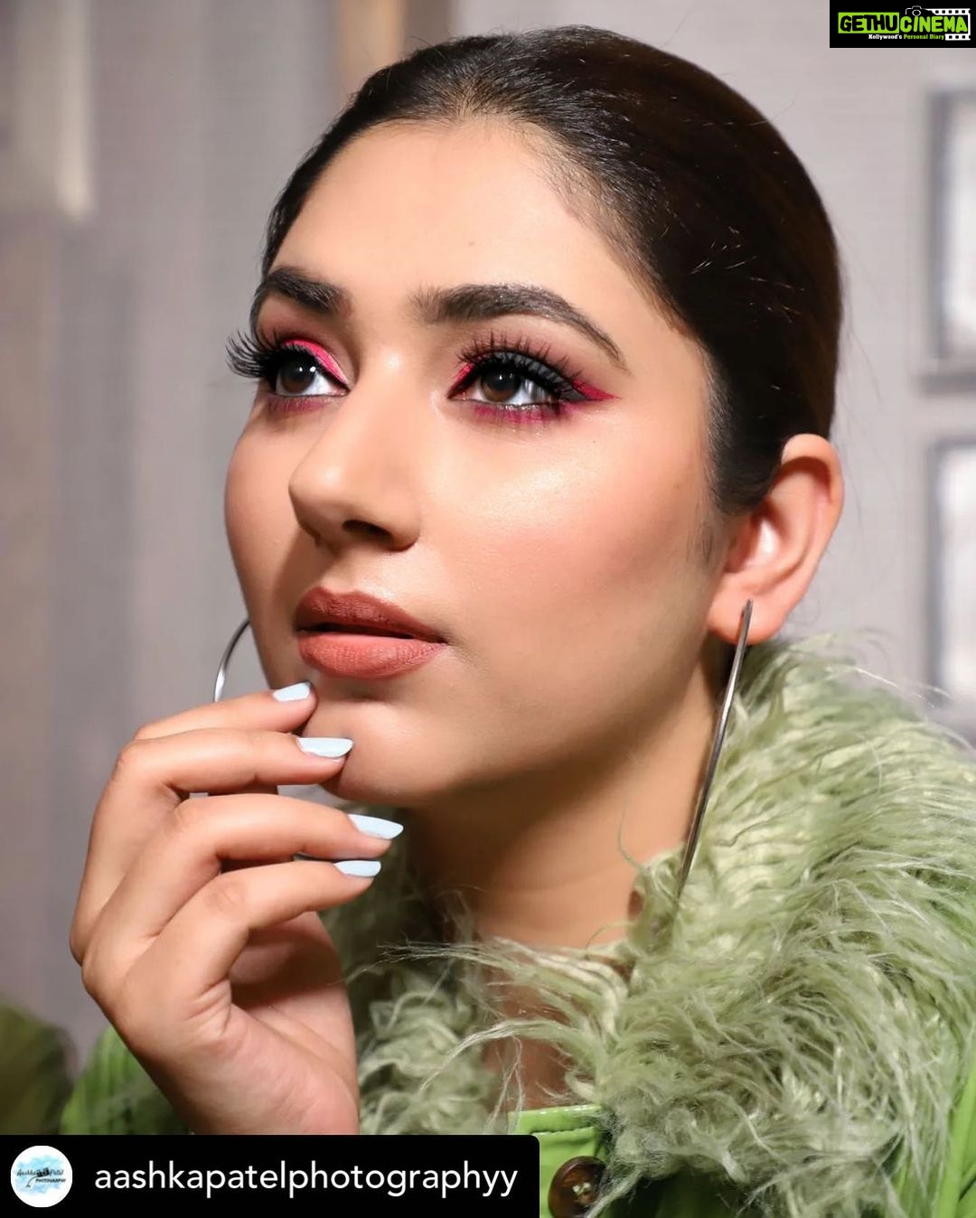 Disha Parmar Instagram – Up Close & Personal! 💚 Time to shoot again soon ...