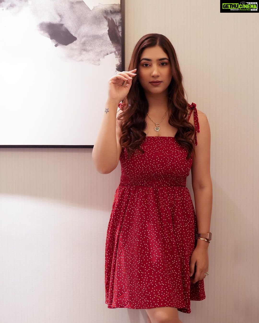 Actress Disha Parmar HD Photos and Wallpapers June 2022 - Gethu Cinema