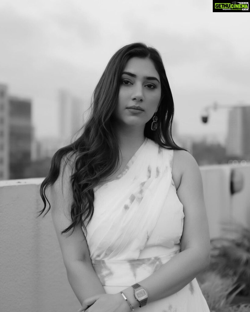 Actress Disha Parmar HD Photos and Wallpapers June 2022 - Gethu Cinema