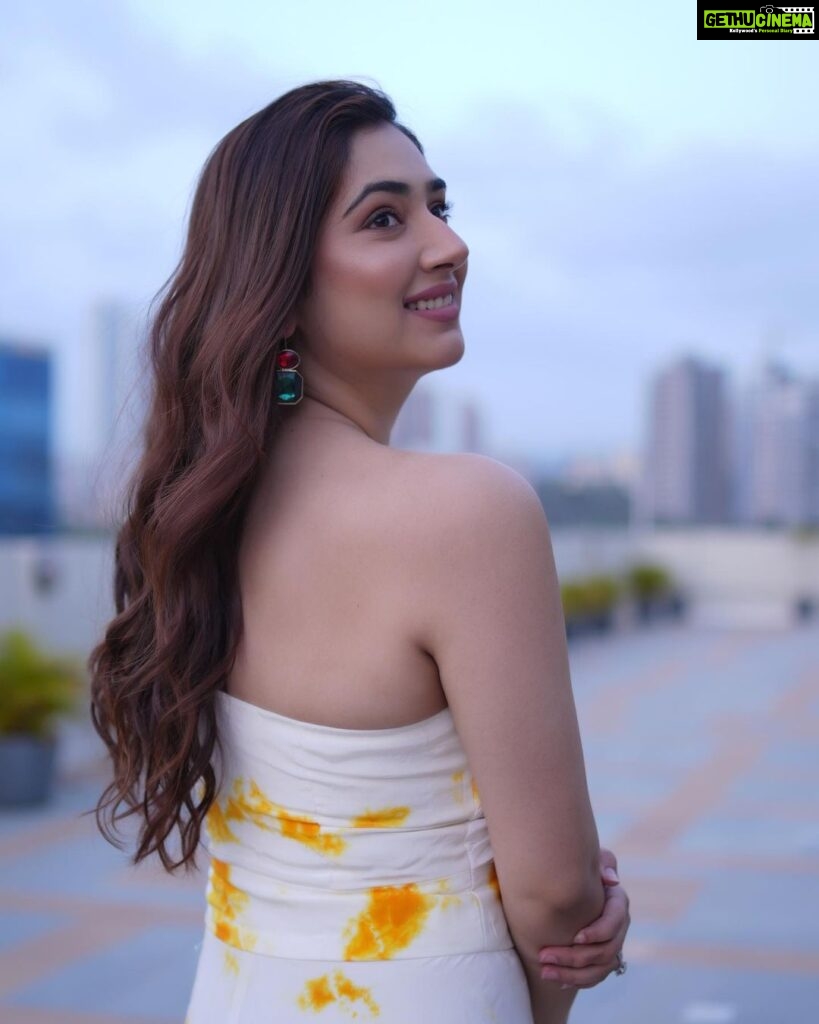 Actress Disha Parmar HD Photos and Wallpapers June 2022 - Gethu Cinema