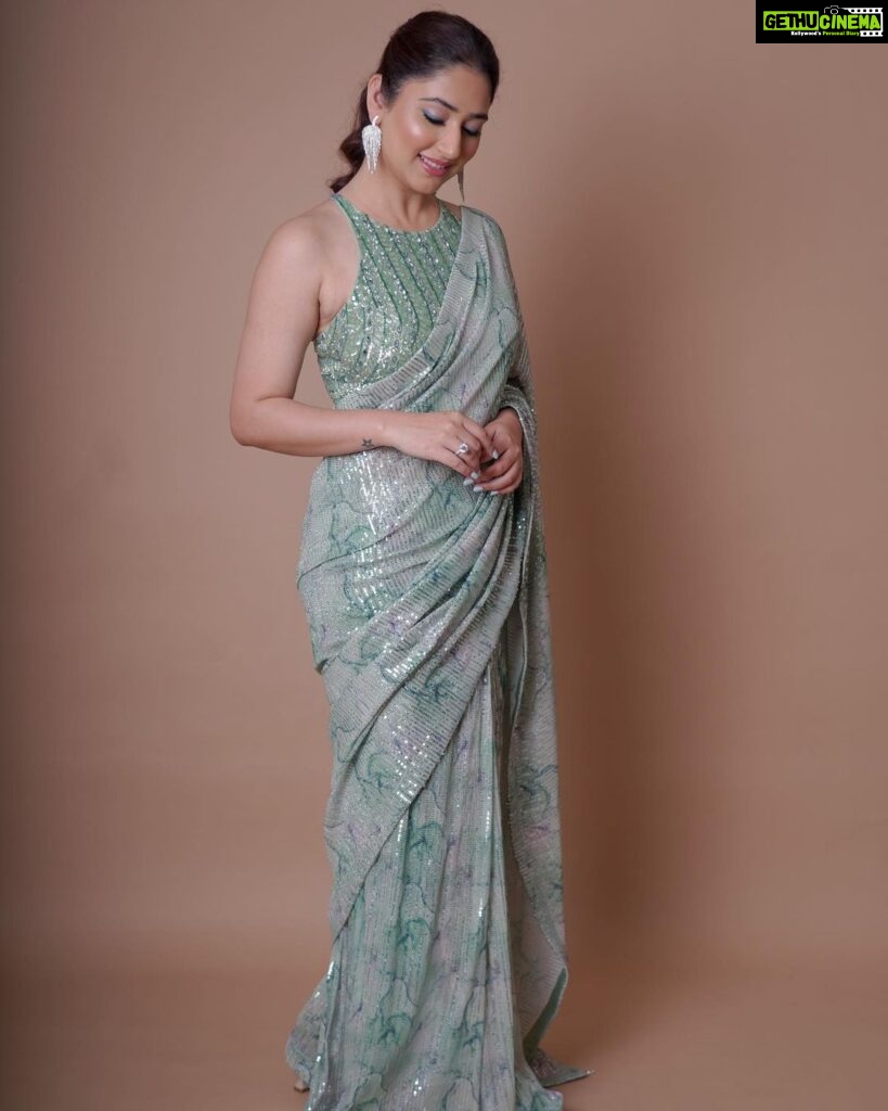 Actress Disha Parmar HD Photos and Wallpapers December 2022 - Gethu Cinema