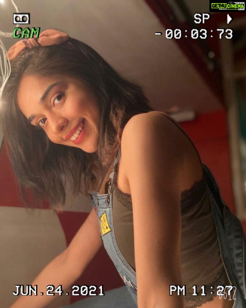 Actress Eisha Singh HD Instagram Photos and Wallpapers August 2021 ...