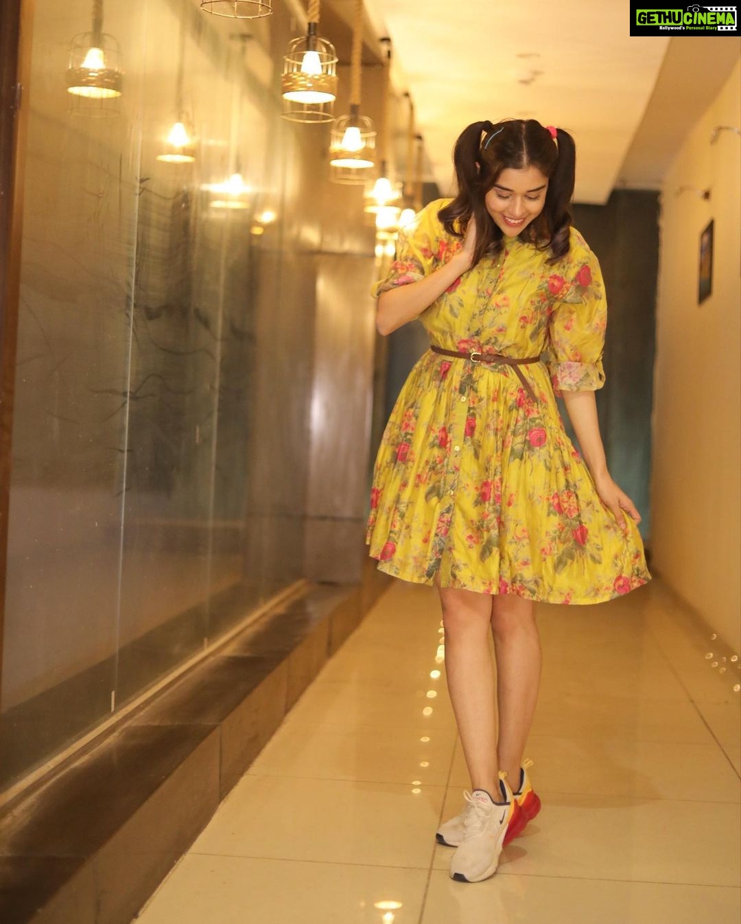 Actress Eisha Singh HD Instagram Photos and Wallpapers August 2021 ...