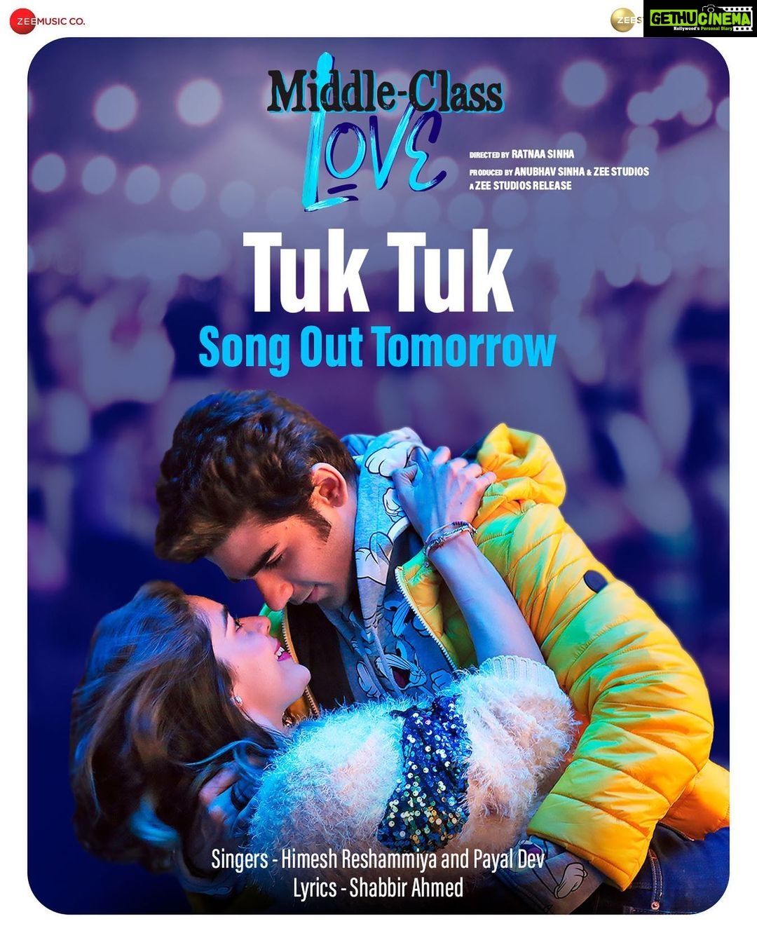 Eisha Singh Instagram – Ghadi tiktik kar rahi hai aur mera dil abhi se ...