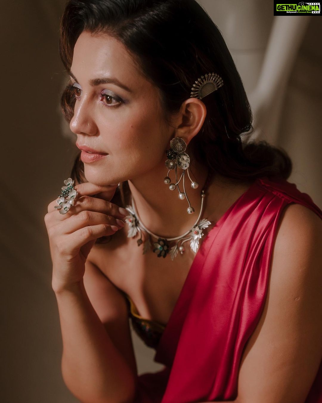 Actress Esha Kansara HD Instagram Photos and Wallpapers January 2023 ...
