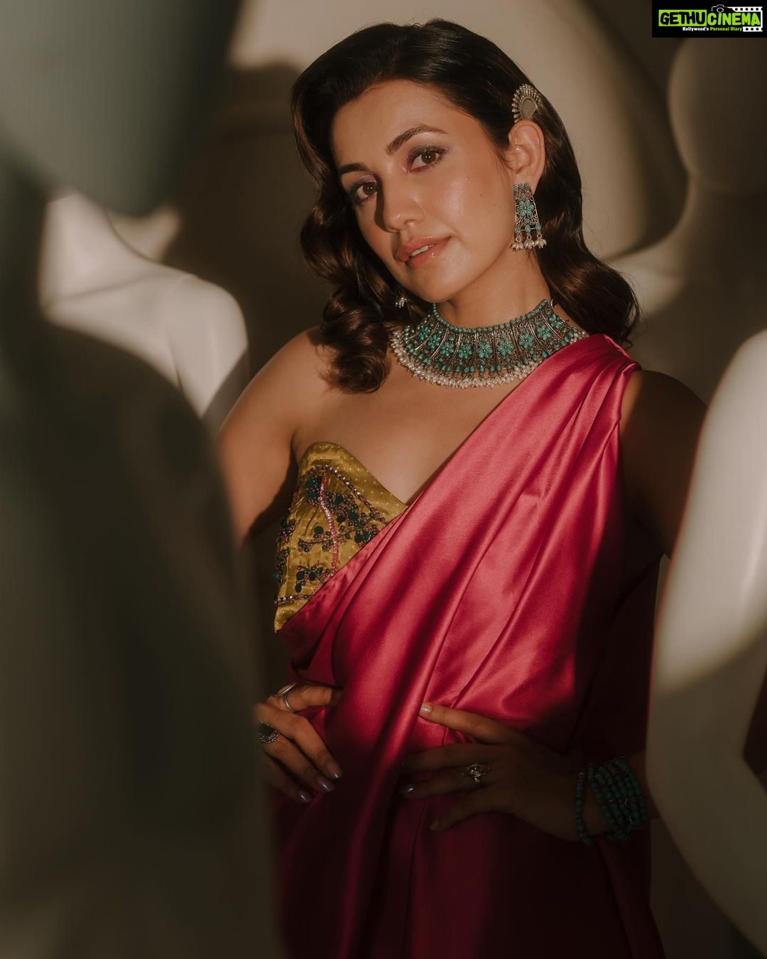 Actress Esha Kansara HD Instagram Photos and Wallpapers January 2023 ...