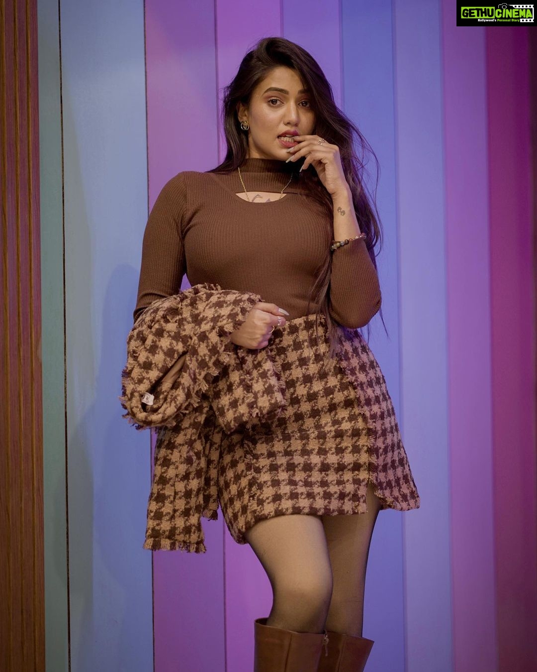 Actress Garima Chaurasia HD Instagram Photos and Wallpapers January ...