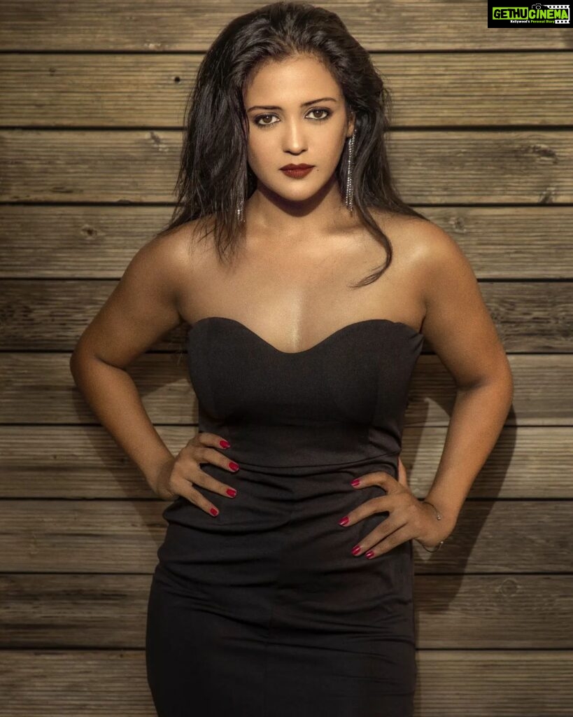 Gulki Joshi Instagram – Perfectly imperfect. 🤍 #beyou ...