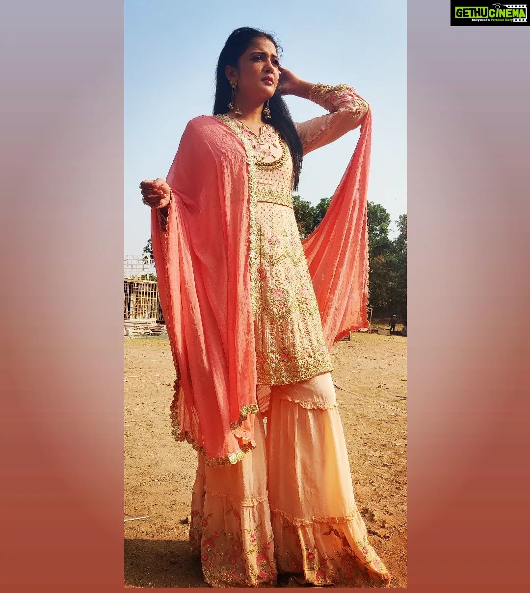 Gulki Joshi Instagram - Some more 💖 Photography @bharat_midha ...