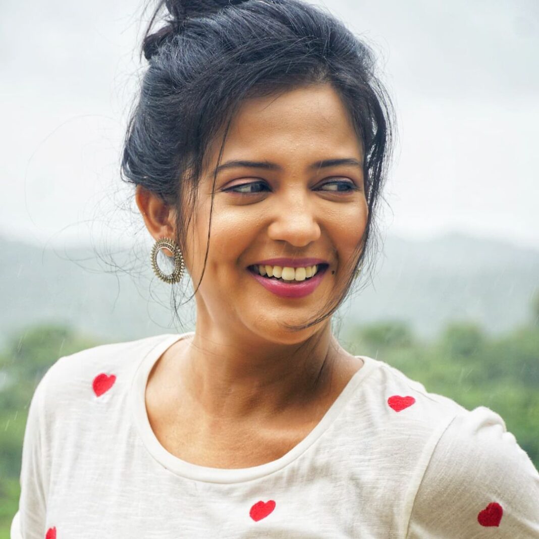 Gulki Joshi's Most Liked Photos and Posts - Gethu Cinema