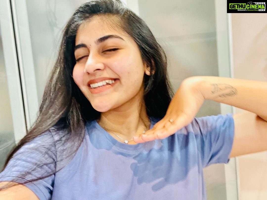 Hasini Anvi Instagram – Happy new year andariki ️😋 #hasinianvi # ...