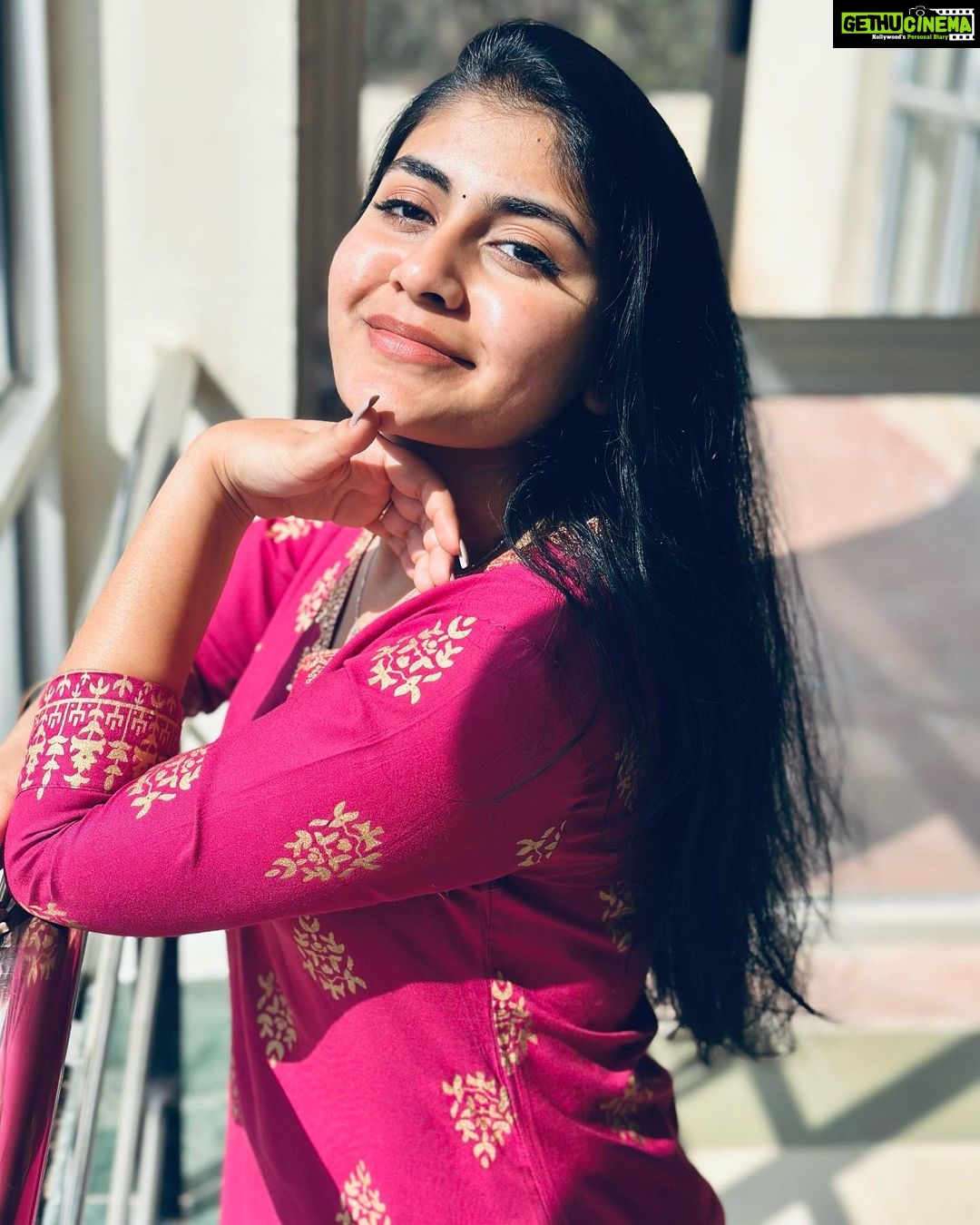 Hasini Anvi Instagram – Got that friday feeling 🫶🏼💕 #hasinianvi | Gethu ...