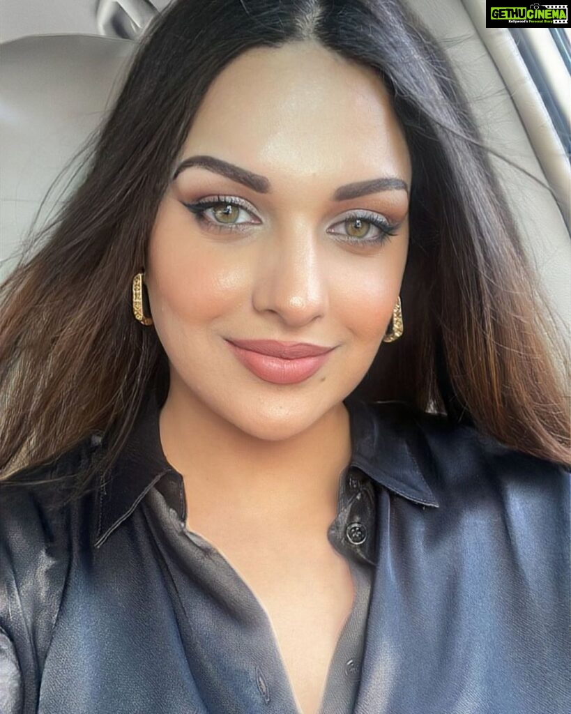 Actress Himanshi Khurana HD Photos and Wallpapers October 2022 - Gethu ...