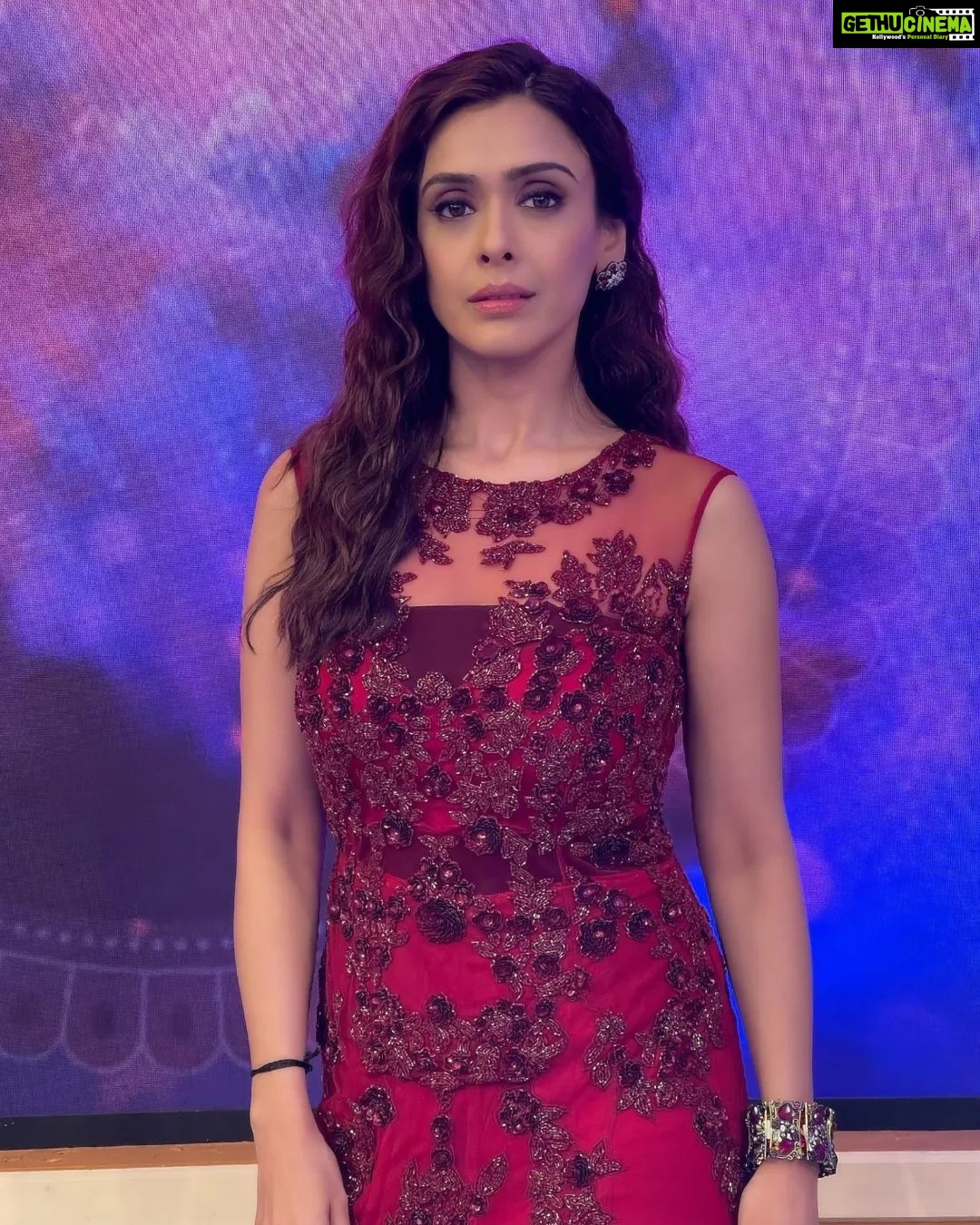 Actress Hrishitaa Bhatt HD Photos and Wallpapers March 2023 - Gethu Cinema
