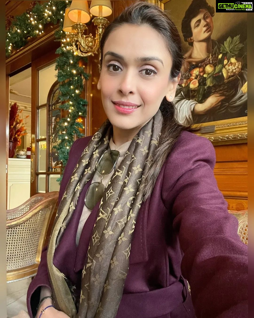 Actress Hrishitaa Bhatt HD Instagram Photos and Wallpapers January 2023 ...