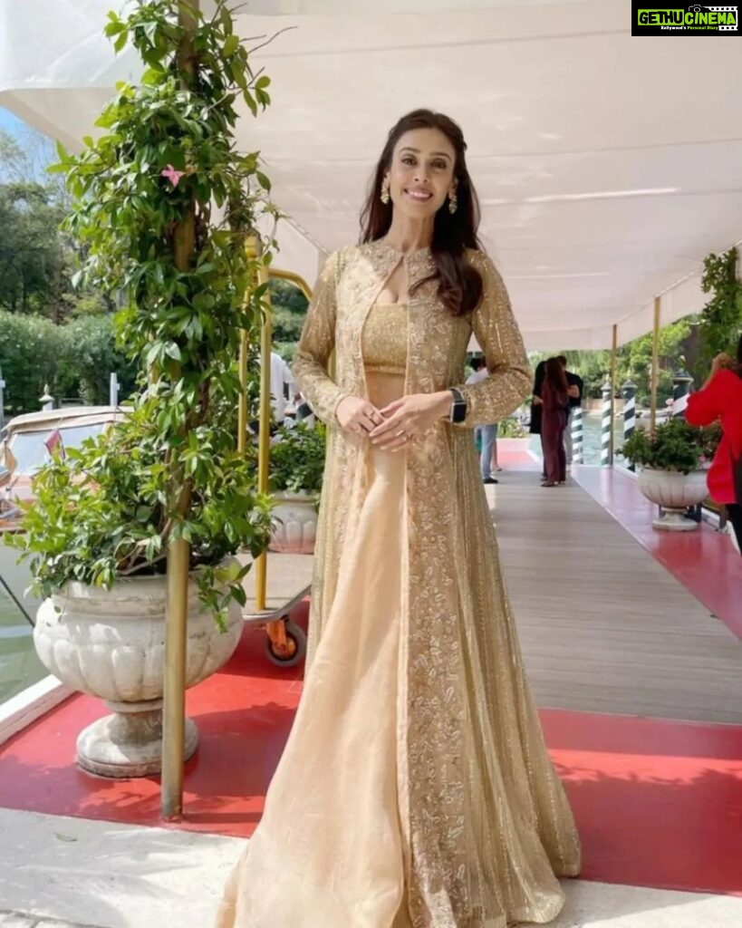 Actress Hrishitaa Bhatt HD Instagram Photos and Wallpapers September ...