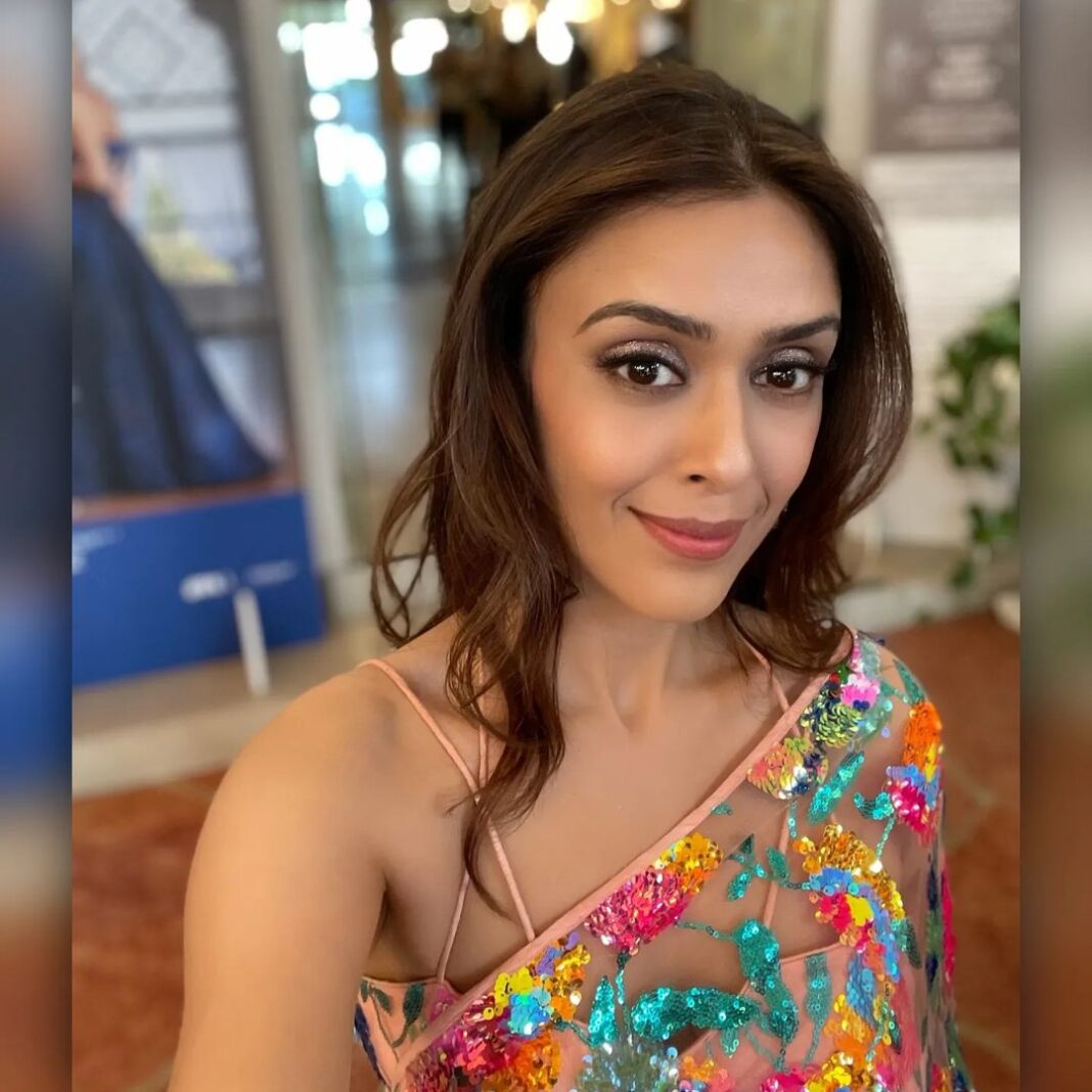 Actress Hrishitaa Bhatt HD Instagram Photos and Wallpapers September ...
