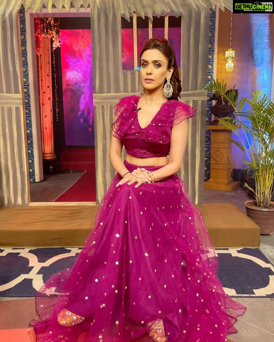 Actress Hrishitaa Bhatt HD Photos and Wallpapers March 2023 - Gethu Cinema