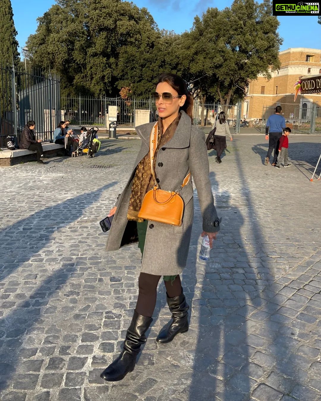 Actress Hrishitaa Bhatt HD Photos and Wallpapers March 2023 - Gethu Cinema
