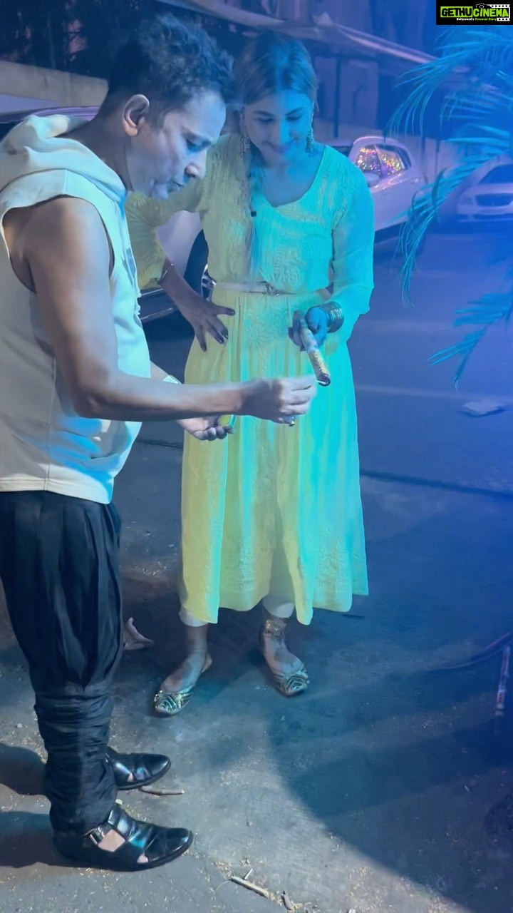 Singer Jasleen Matharu HD Photos and Wallpapers December 2022 - Gethu ...