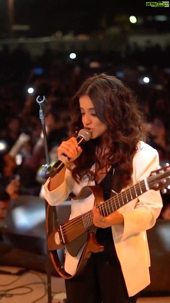 Singer Jasleen Royal HD Instagram Photos and Wallpapers April 2022 ...