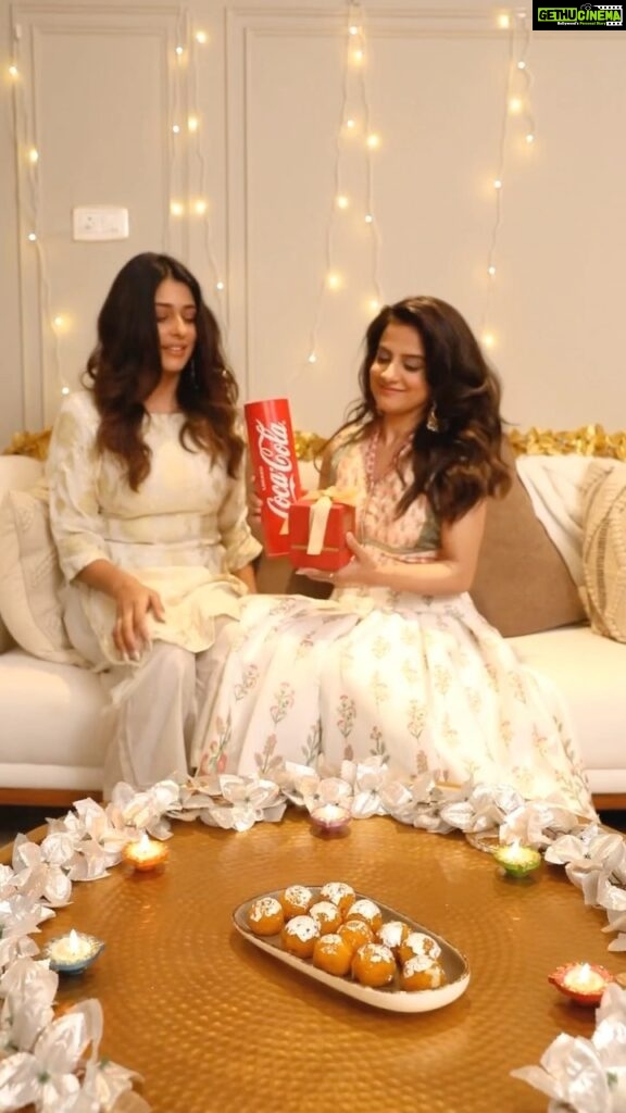 Singer Jasleen Royal HD Instagram Photos and Wallpapers November 2022 ...