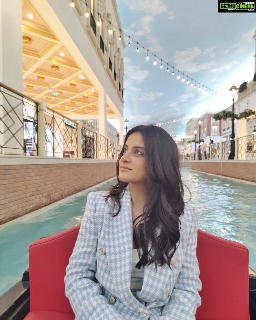 Singer Jasleen Royal HD Photos and Wallpapers November 2022 - Gethu Cinema