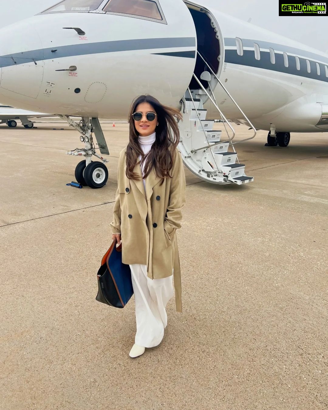 Singer Jasleen Royal HD Instagram Photos and Wallpapers March 2023 ...