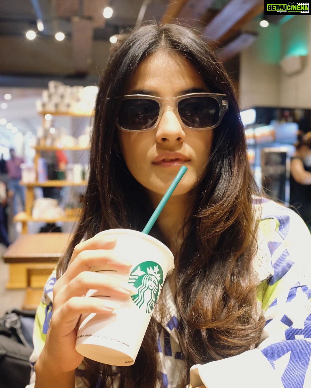 Singer Jasleen Royal HD Instagram Photos and Wallpapers June 2022 ...