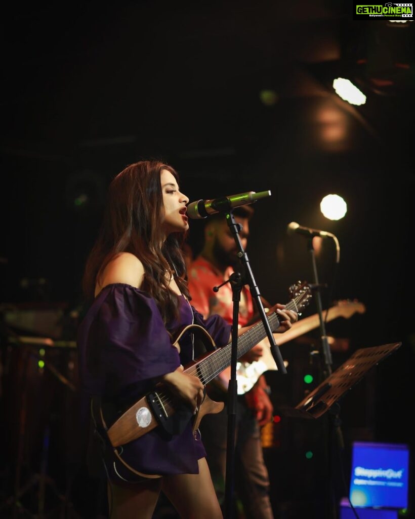 Singer Jasleen Royal HD Instagram Photos and Wallpapers June 2022 ...