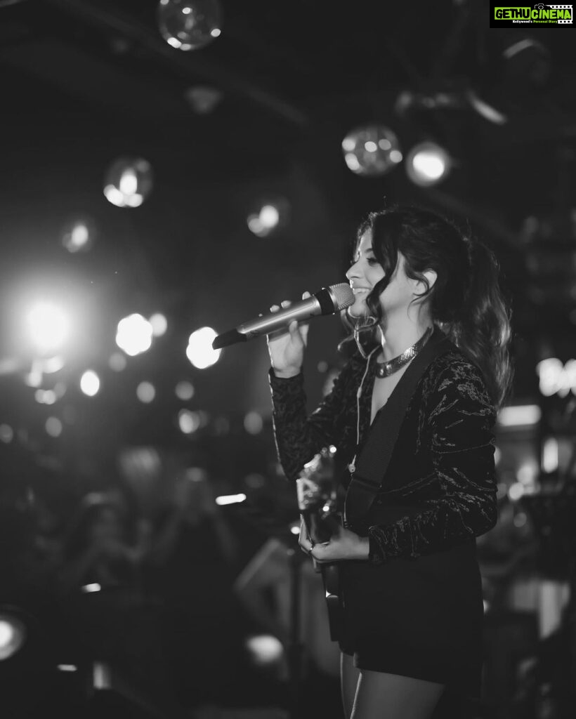 Singer Jasleen Royal HD Instagram Photos and Wallpapers June 2022 ...