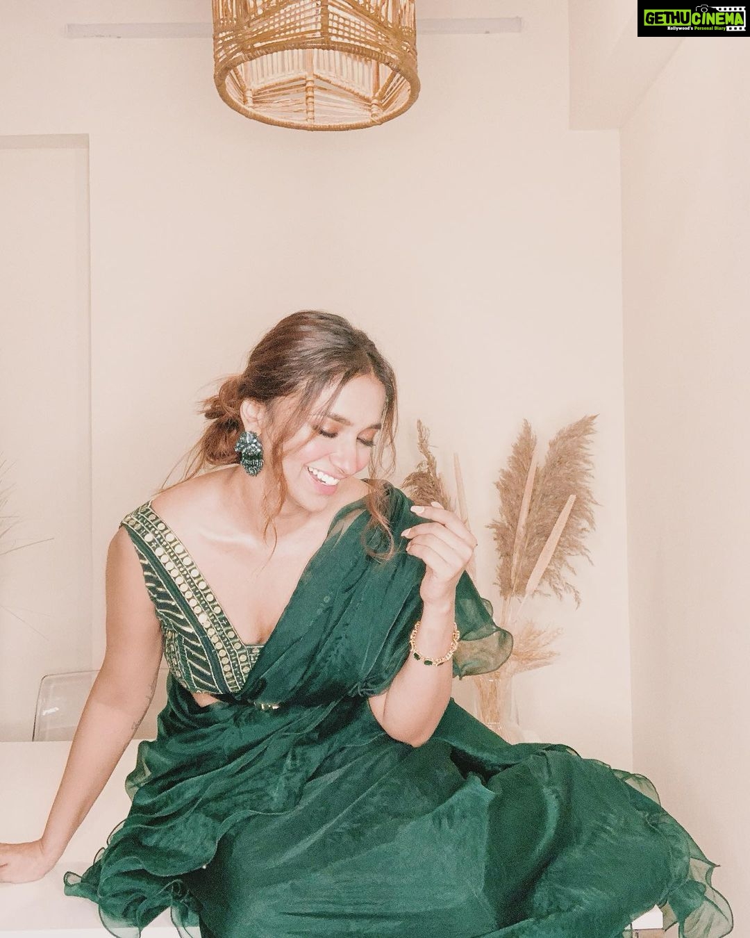 Actress Jiya Shankar HD Photos and Wallpapers November 2021 - Gethu Cinema