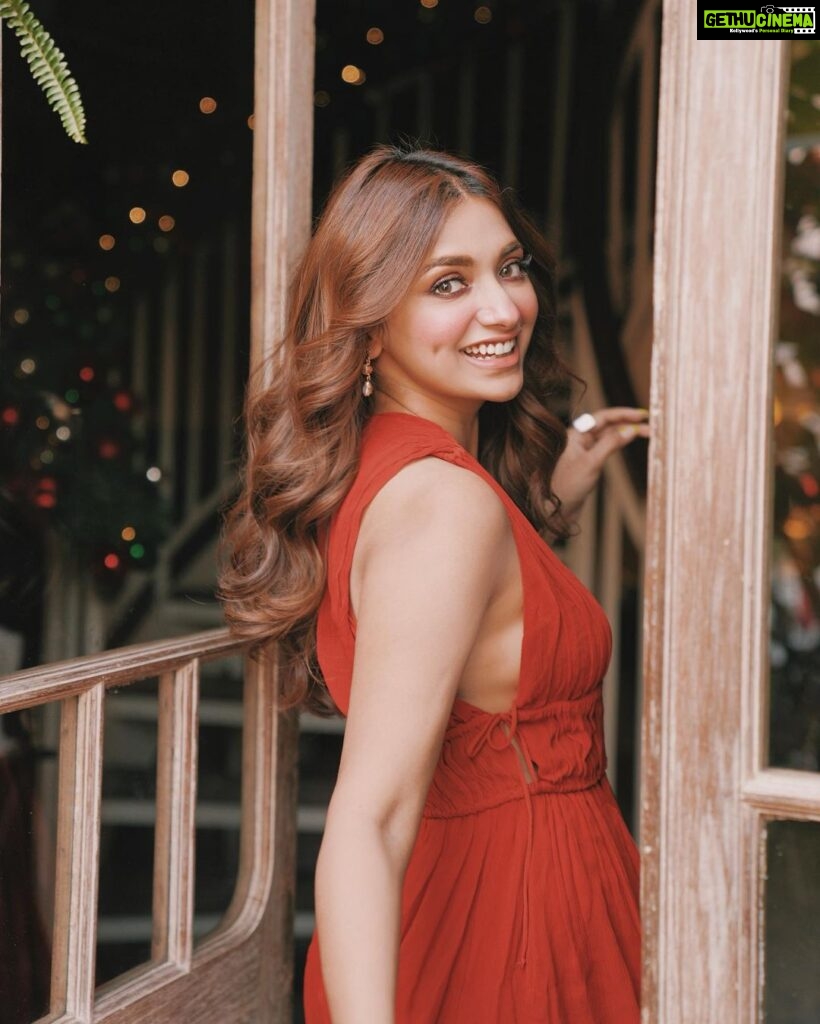 Jiya Shankar Instagram – Calm ? What’s that ? 👀 | Gethu Cinema