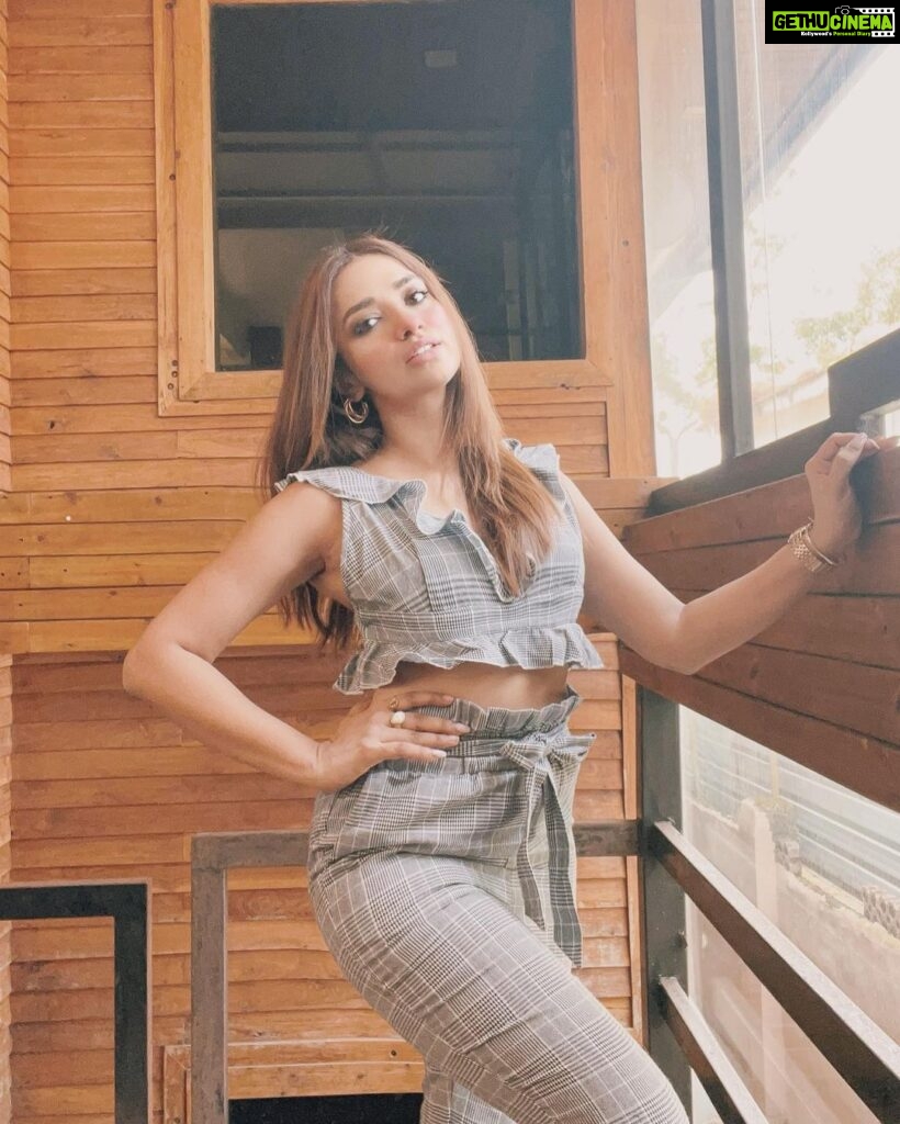 Actress Jiya Shankar HD Instagram Photos and Wallpapers November 2021 ...