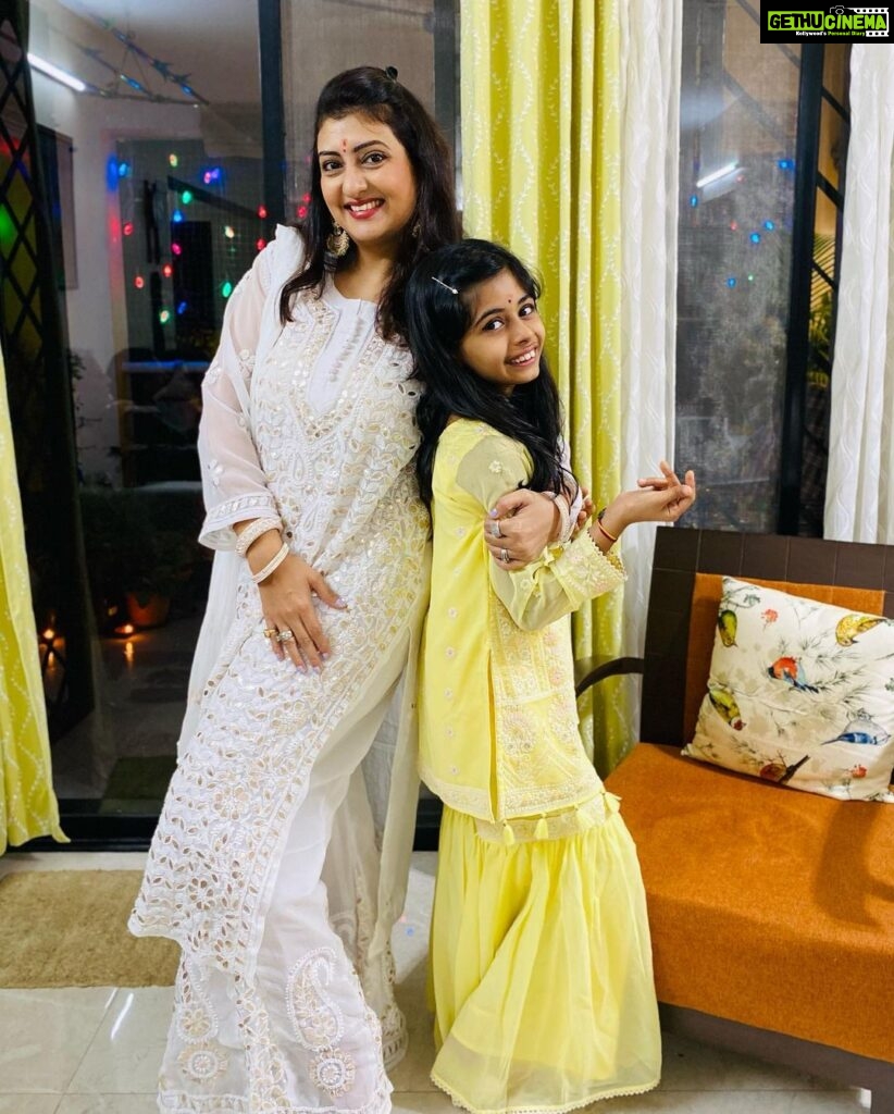 Actress Juhi Parmar HD Instagram Photos and Wallpapers November 2022 ...