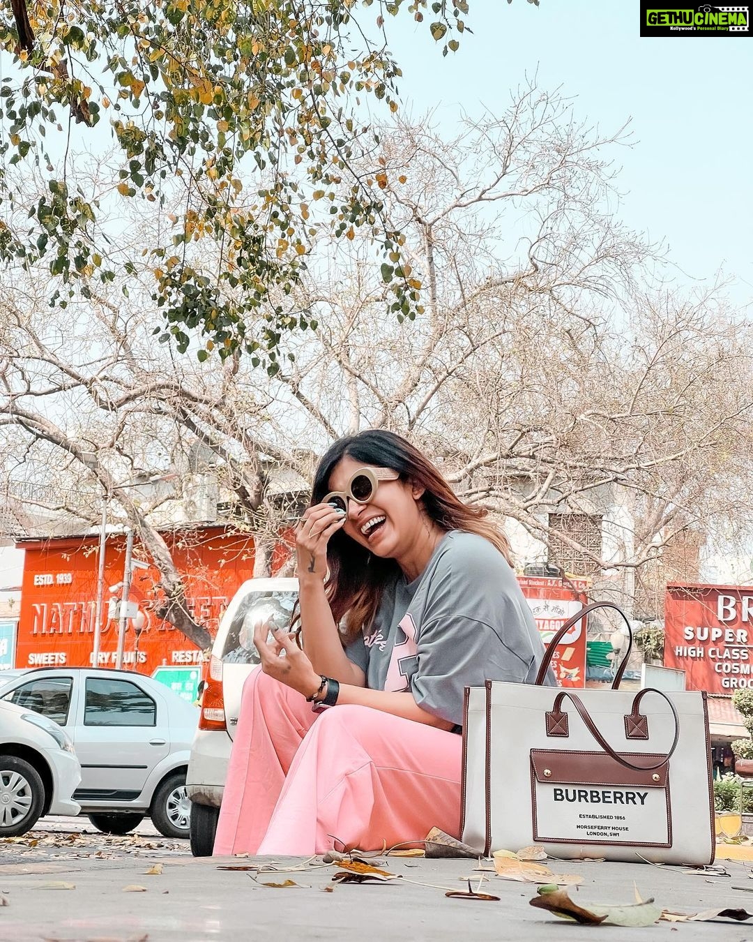 Actress Kishwer Merchant HD Instagram Photos and Wallpapers April 2023 ...
