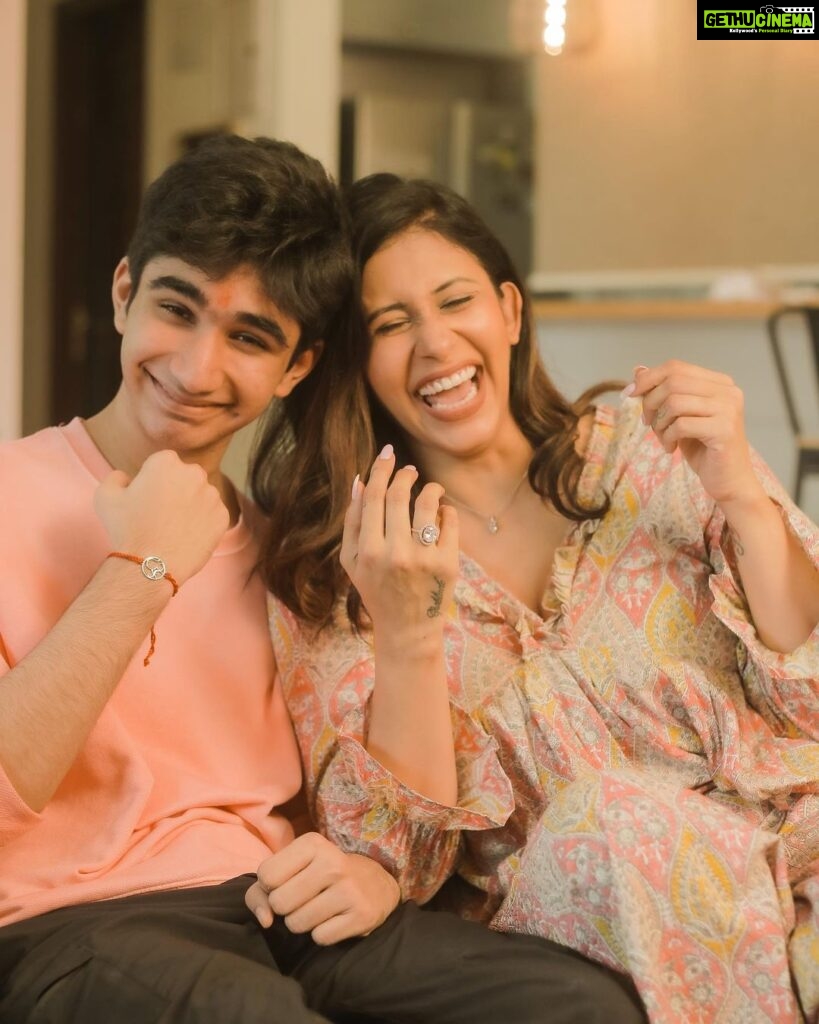 Actress Kishwer Merchant HD Instagram Photos and Wallpapers October ...