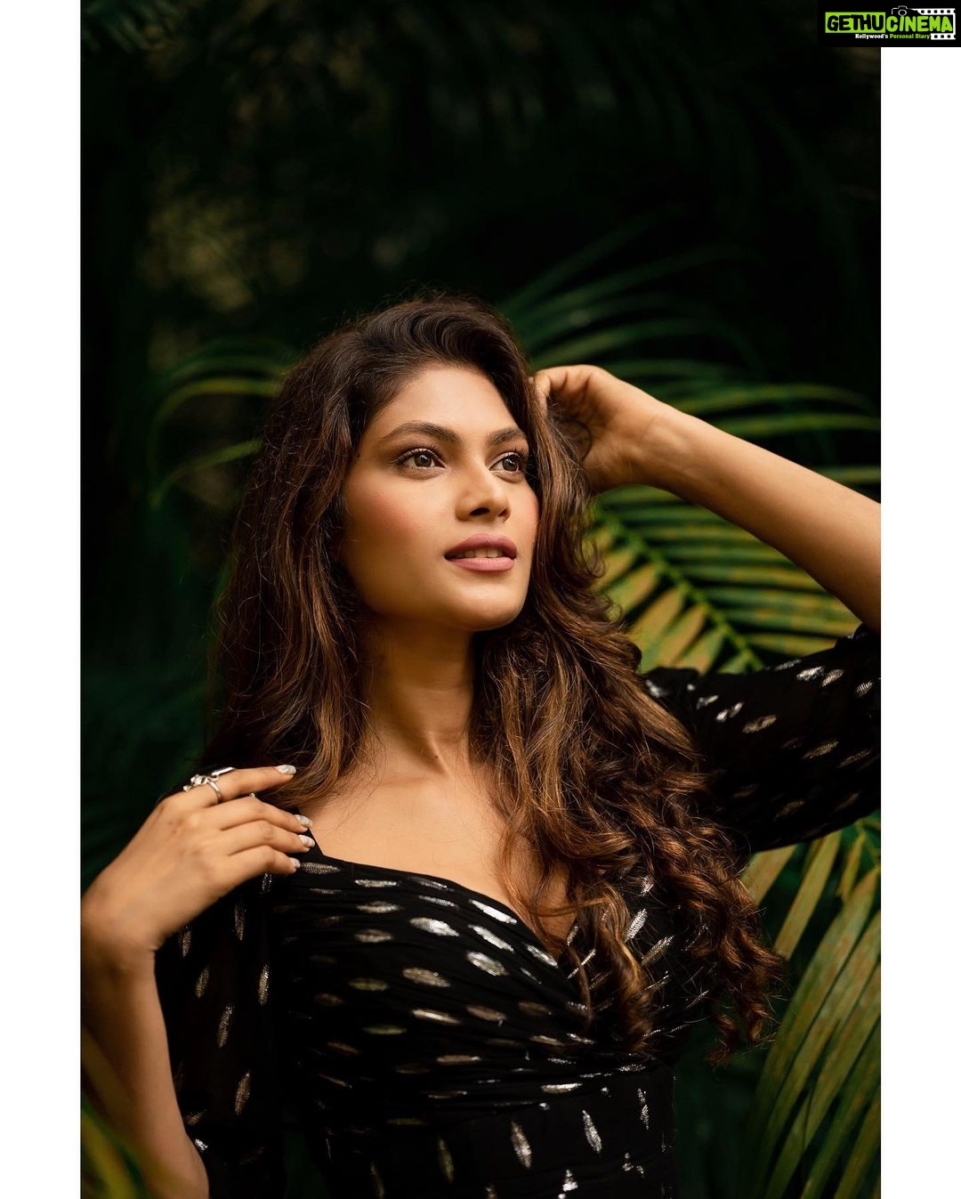 Lopamudra Raut Instagram – Feeling exotic in the tropic 🌴🤟🏼 shot by ...