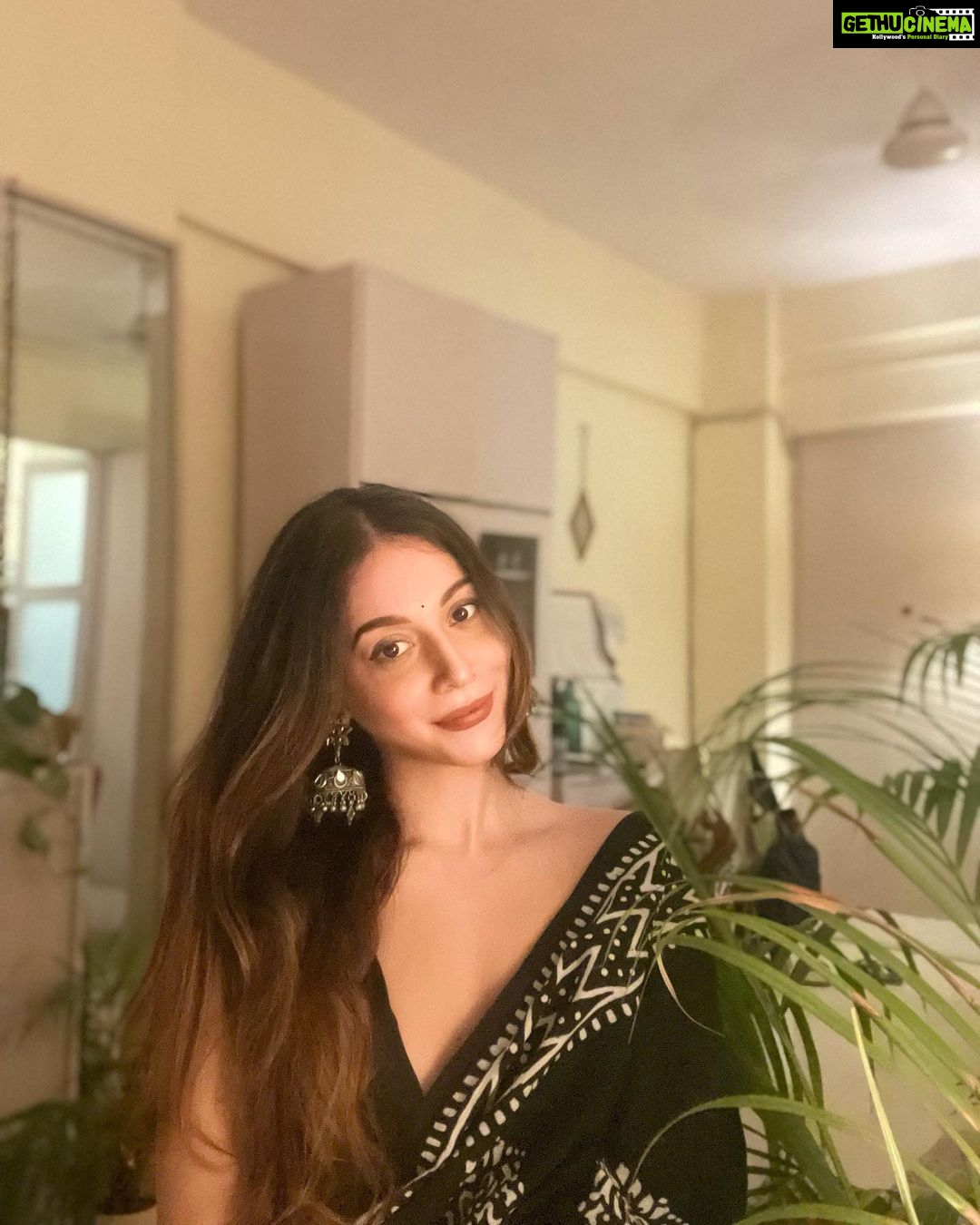 Madhurima Roy's Most Liked Photos and Posts - Gethu Cinema