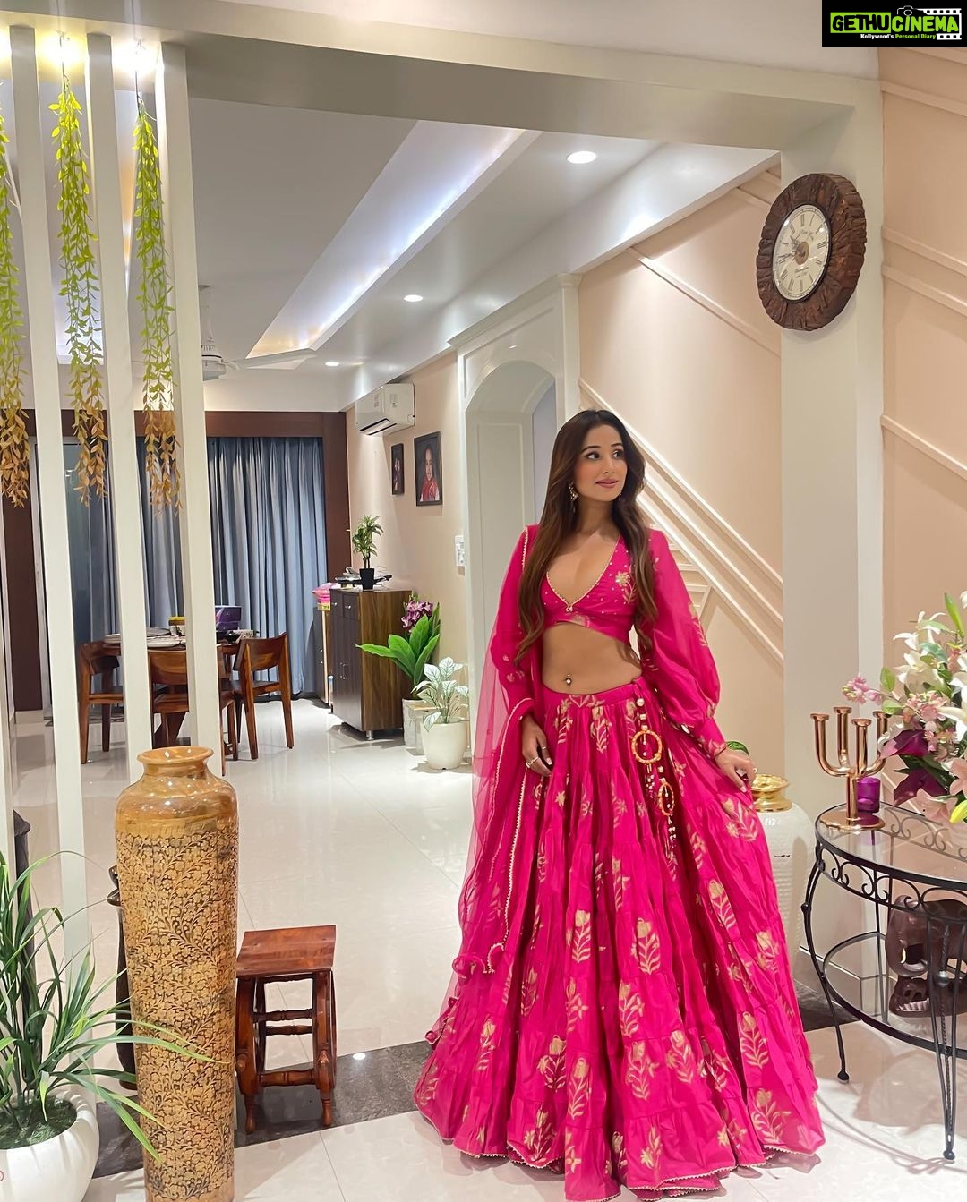 Actress Maera Mishra HD Photos and Wallpapers November 2022 - Gethu Cinema