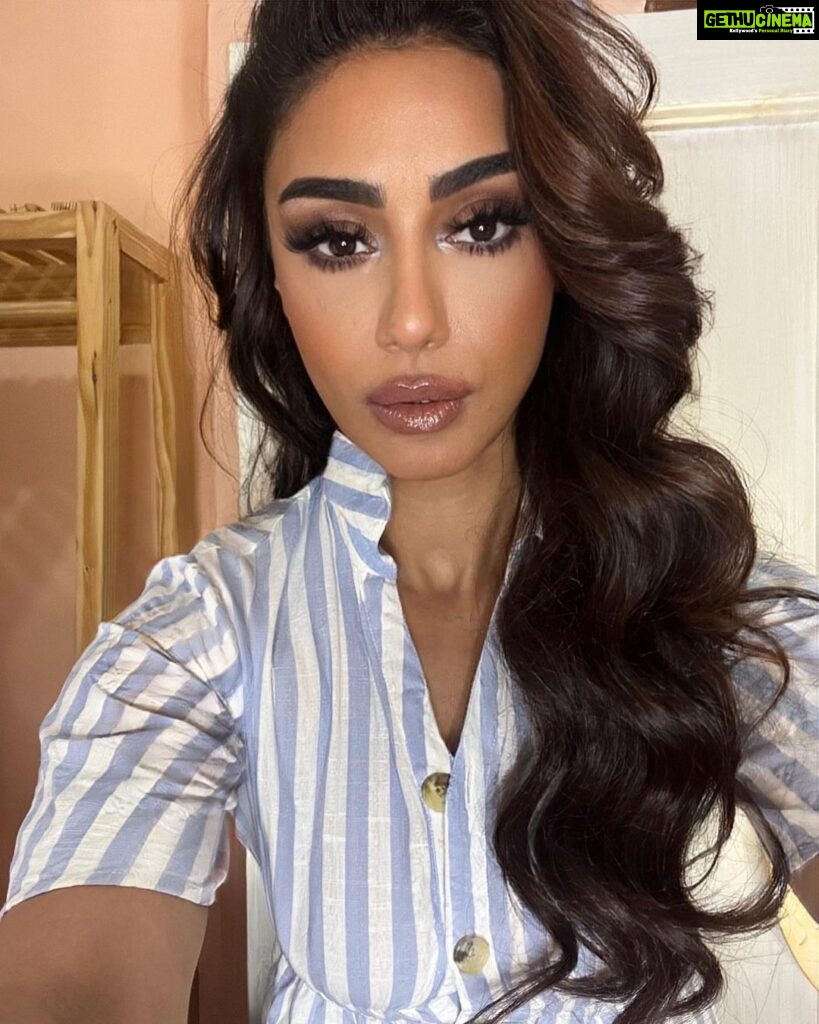 Actress Mahek Chahal HD Photos and Wallpapers September 2022 | Gethu Cinema