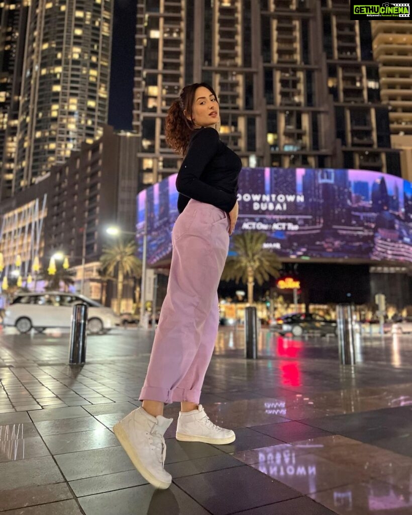 Actress Mahira Sharma HD Photos and Wallpapers February 2022 - Gethu Cinema