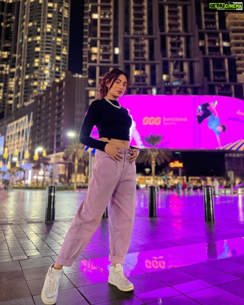 Actress Mahira Sharma HD Photos and Wallpapers February 2022 - Gethu Cinema