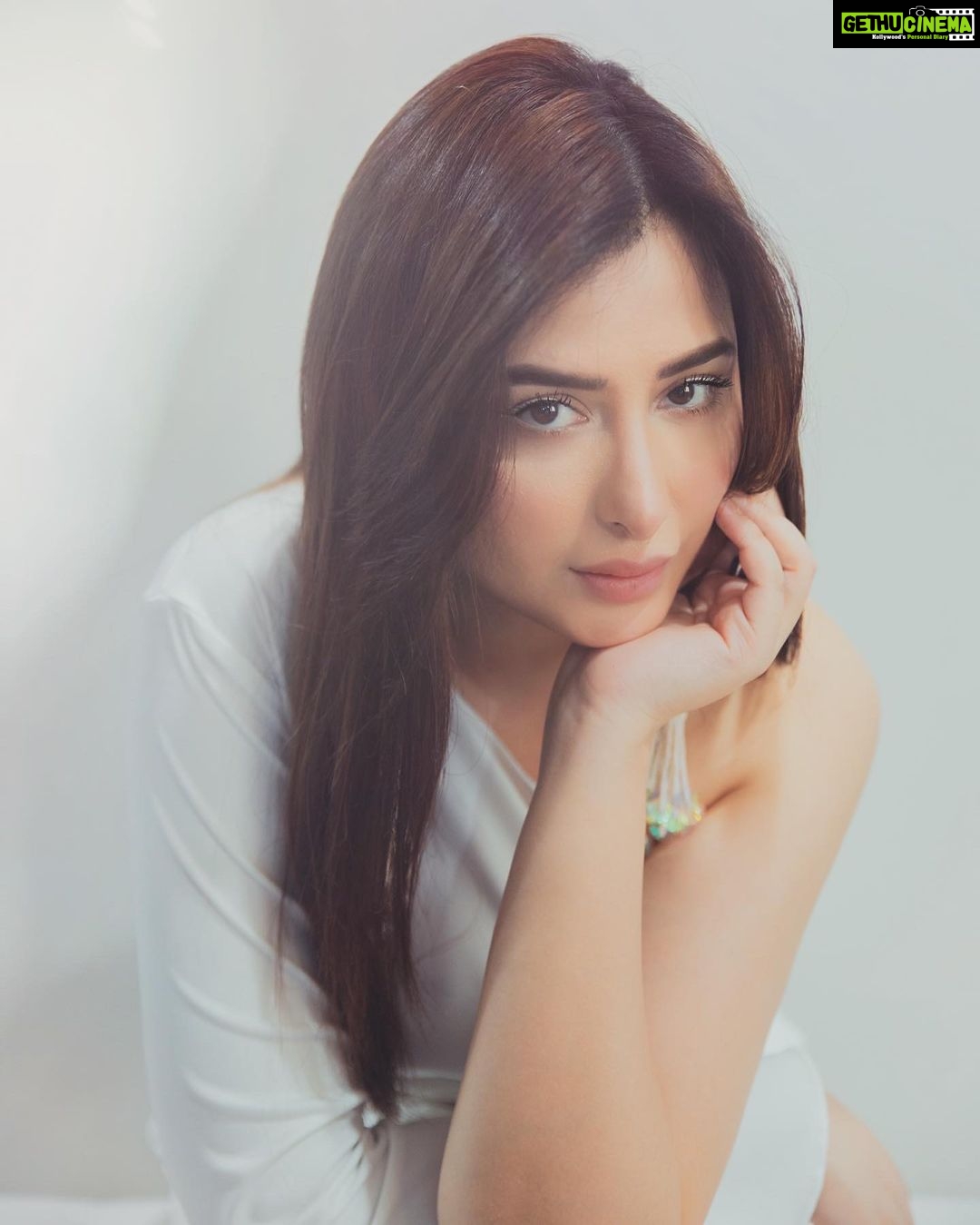 Mahira Sharma Instagram – 🕊 | Gethu Cinema