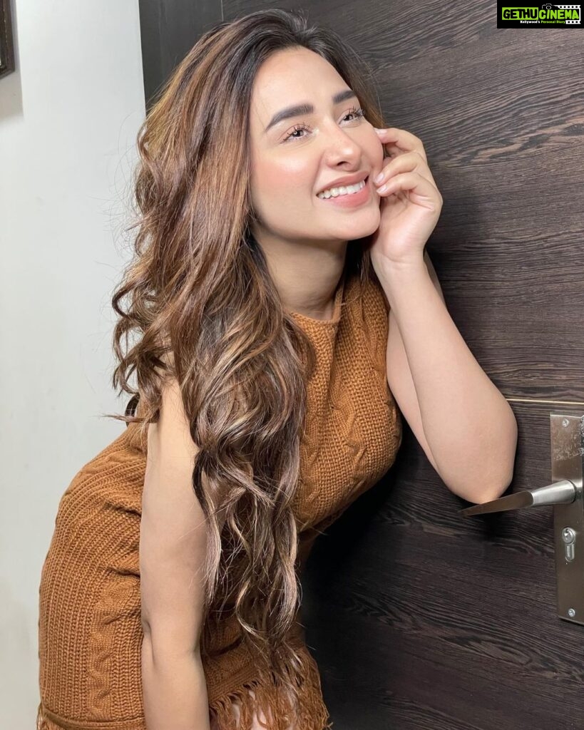 Actress Mahira Sharma HD Instagram Photos and Wallpapers May 2021 ...