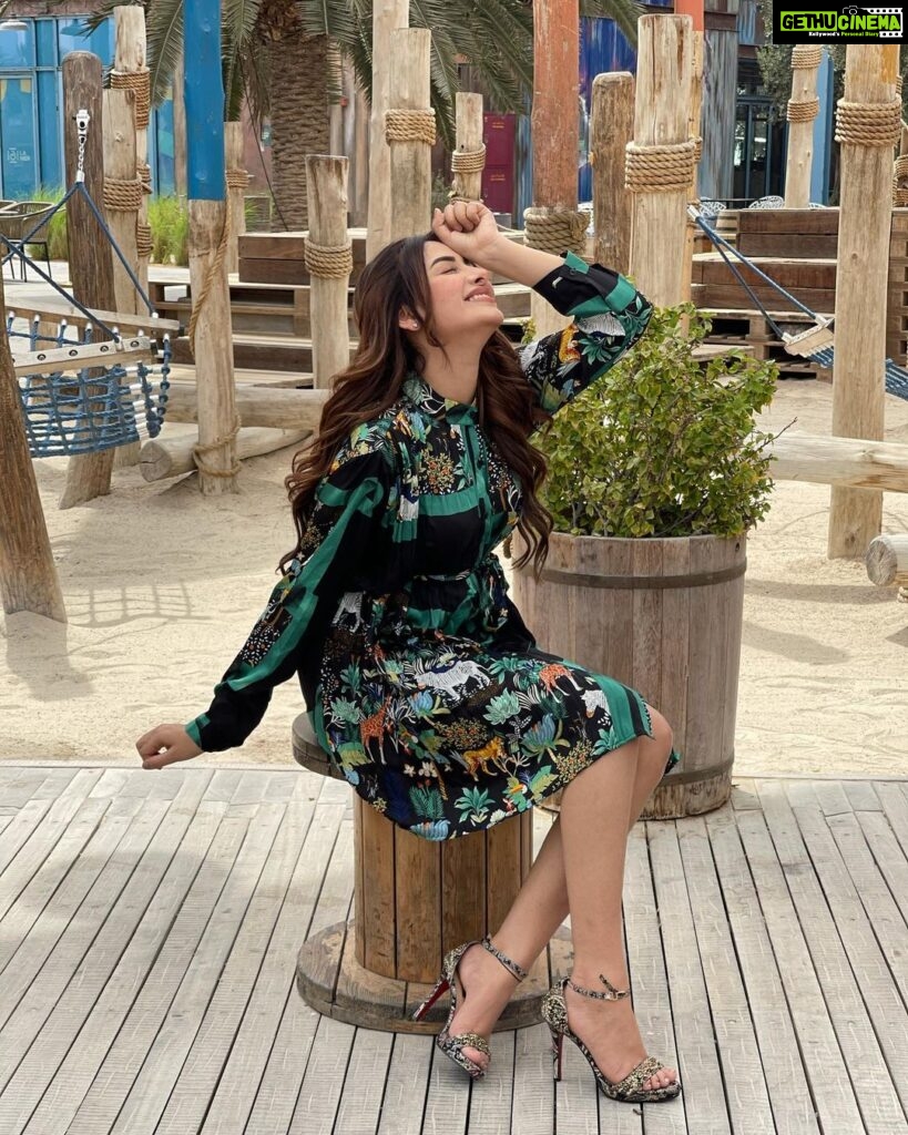 Actress Mahira Sharma HD Photos and Wallpapers May 2021 - Gethu Cinema
