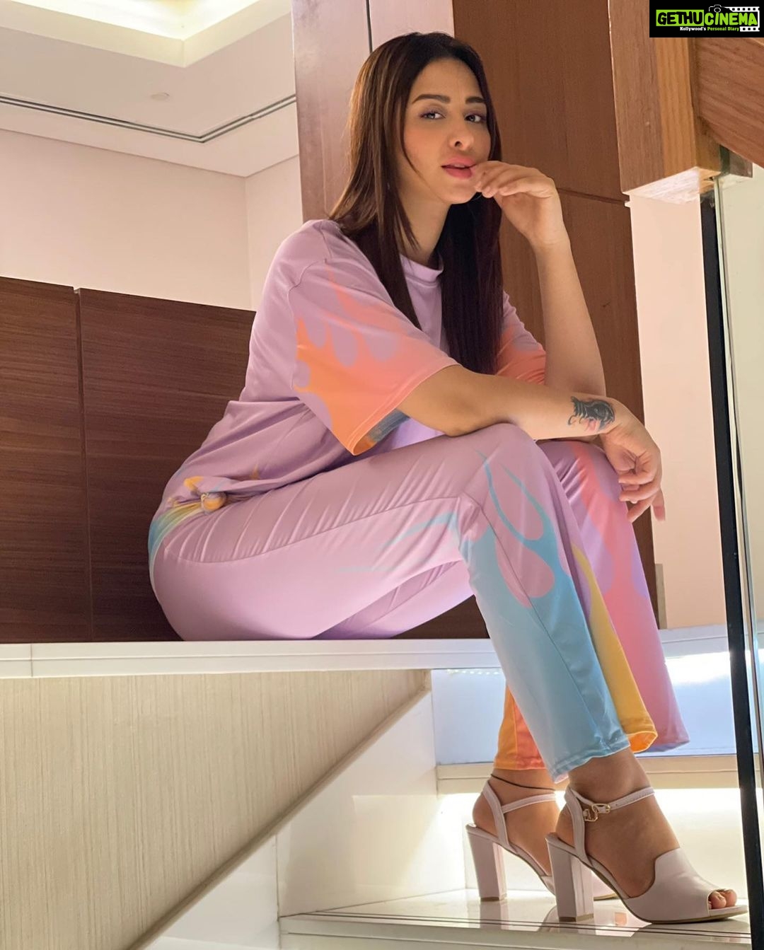 Actress Mahira Sharma HD Instagram Photos and Wallpapers April 2021 ...