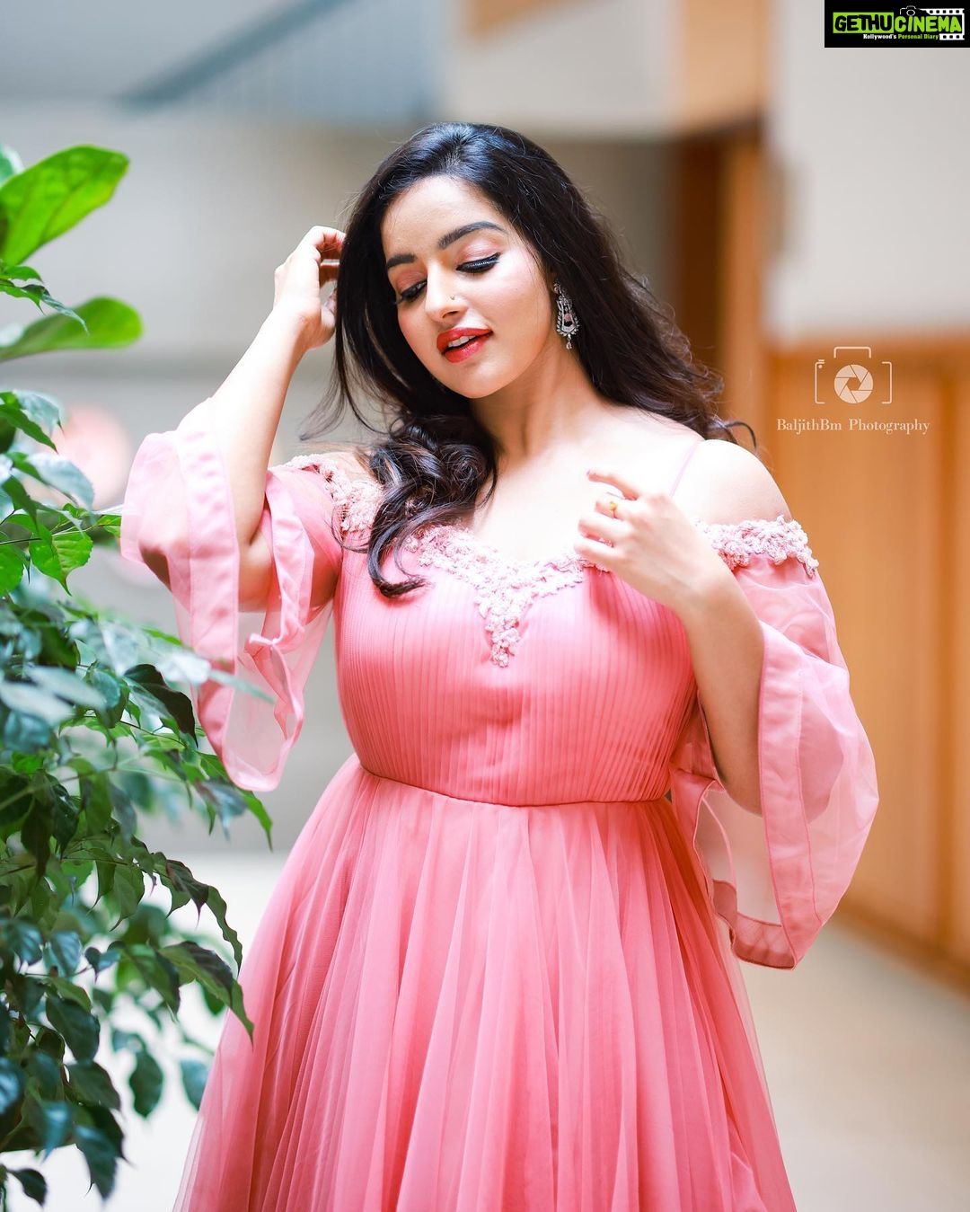 Malavika Menon Instagram – Because life is a beautiful thing and there ...