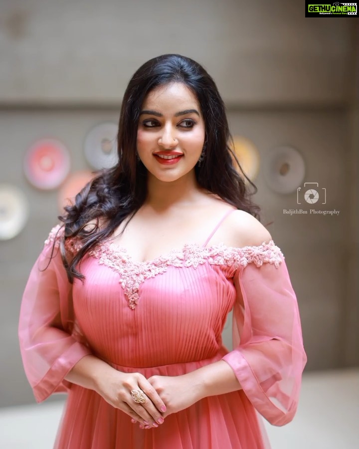 Malavika Menon Instagram – Because life is a beautiful thing and there ...